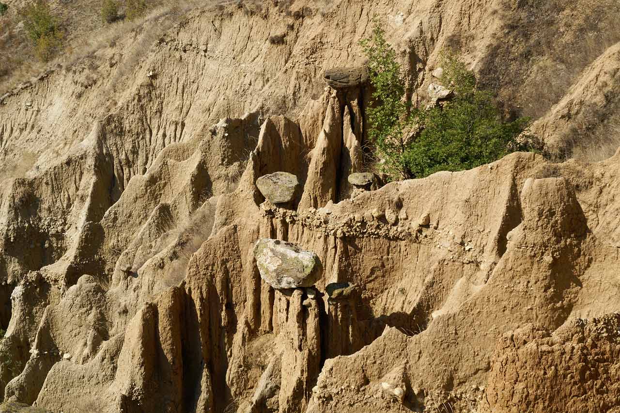 Images from Dupnitsa surroundings, Bulgaria - photos by Michel Bertoux